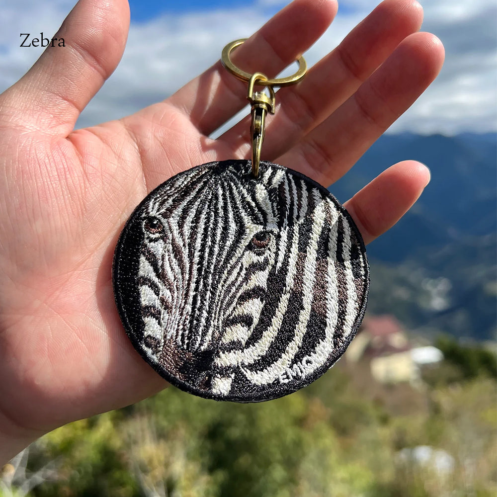 EMJOUR エンジュール 刺繍 キーホルダー チャーム 台湾 ナマケモノ うさぎ ハリネズミ シマウマ ゼブラ ラビット sloth ra – Emjour Japan